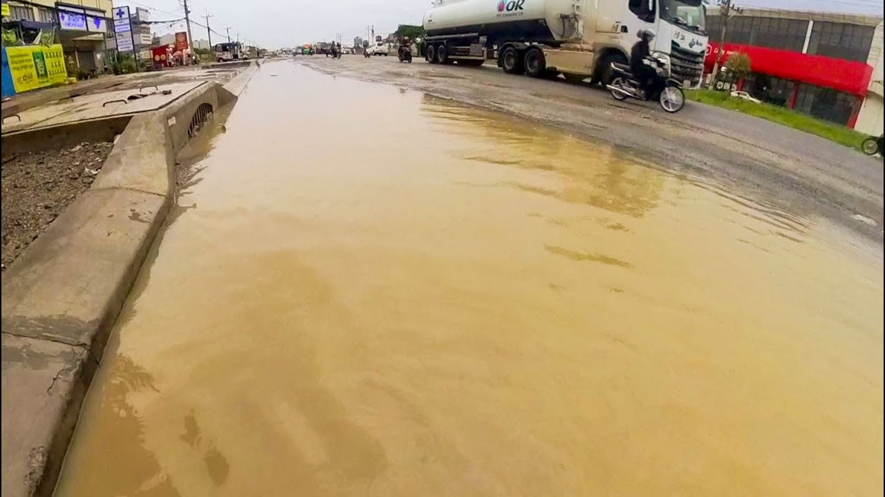 Remove Flood Rain On Road To Culvert Drain After Rain#unclogging # ...