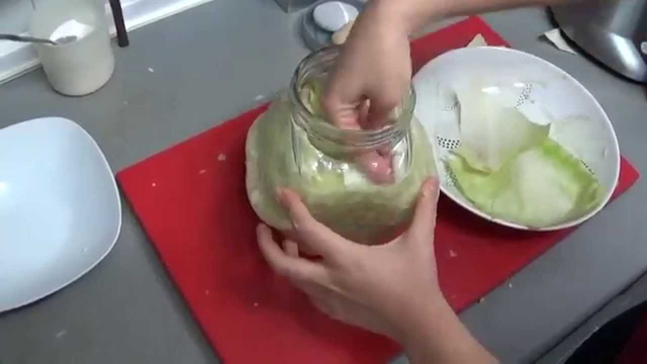 chucrut ¿cómo preparar col agria casera? - YouTube
