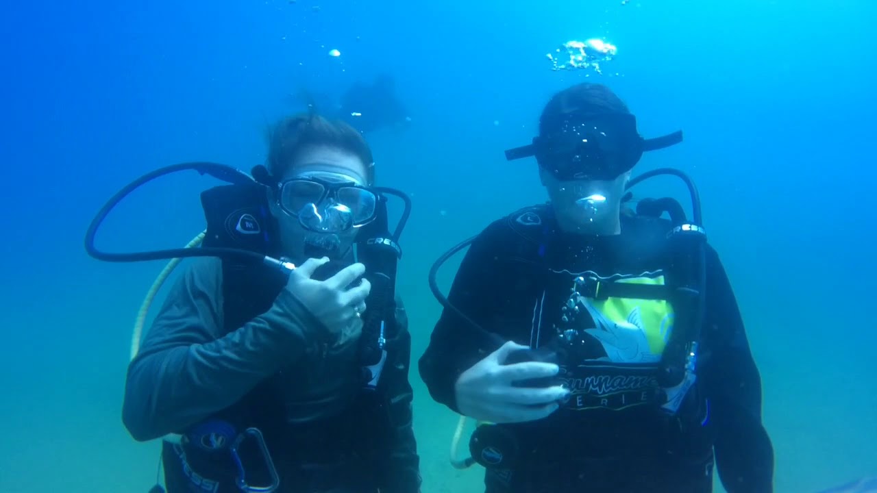The all girl SCUBA class! - YouTube