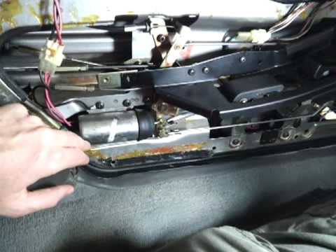 DeLorean Door Lock Issue - YouTube
