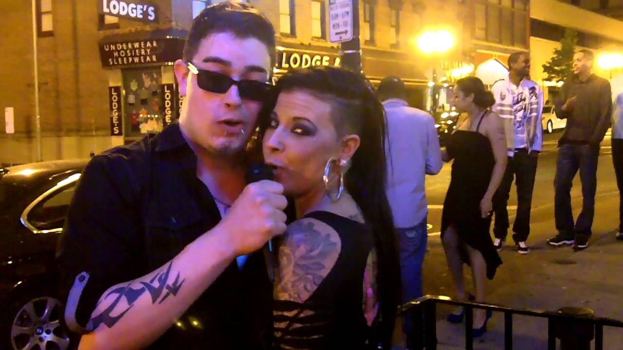 Dana Livingston & PYRO Technik / HOWARD PLUM SHOW - YouTube