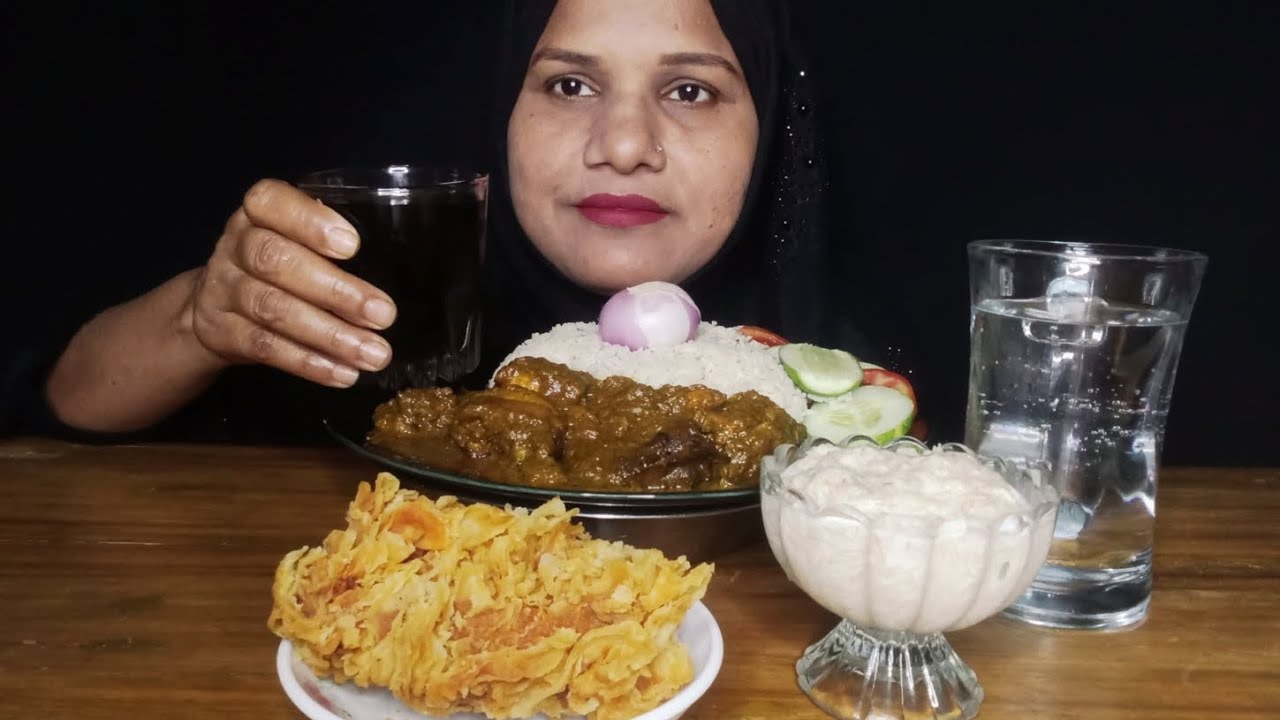 Eating Spicy Chicken Vuna, Spicy Chicken Fry,Semai and Salad ...