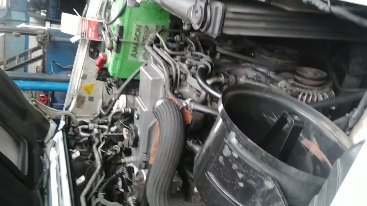 pajero 4M40 engine replace water pump - YouTube
