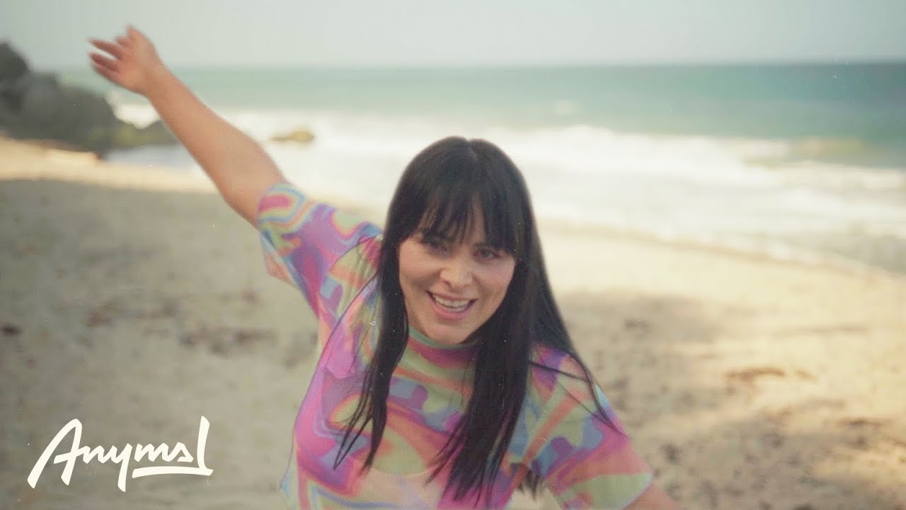 Michelle Gutty - Sol y Playa ☀️🏝️ (Video Oficial) - YouTube