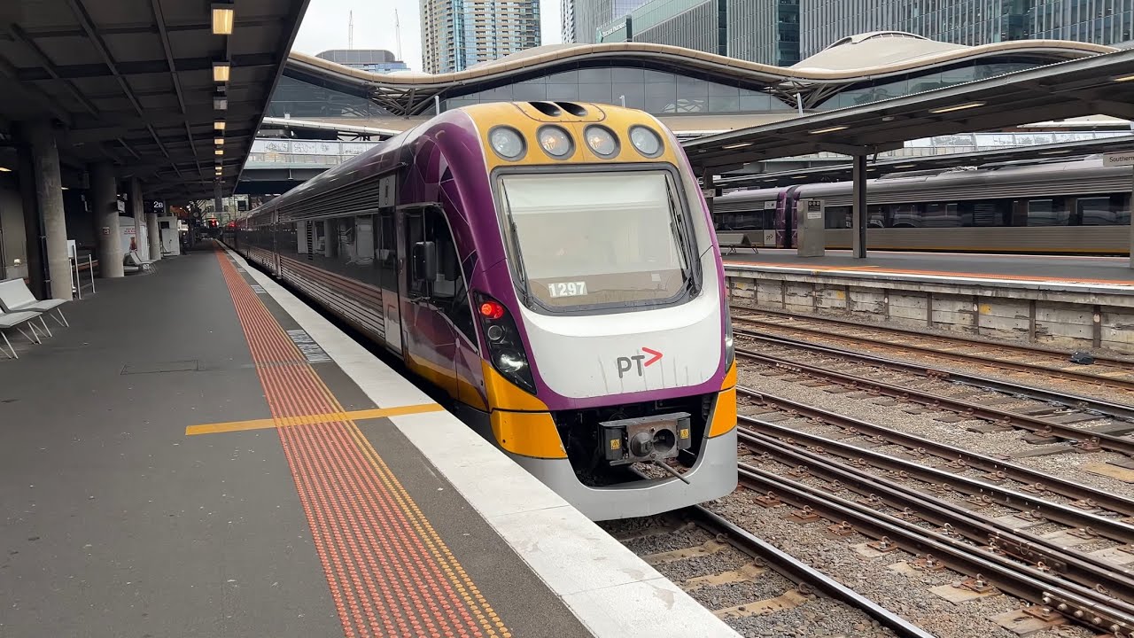 V/Line VS97 & VS94 Departing Southern Cross Station to Albury - HORN ...