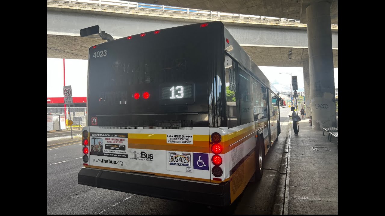 [Oahu] Honolulu Bus #4023 Route 13 - YouTube