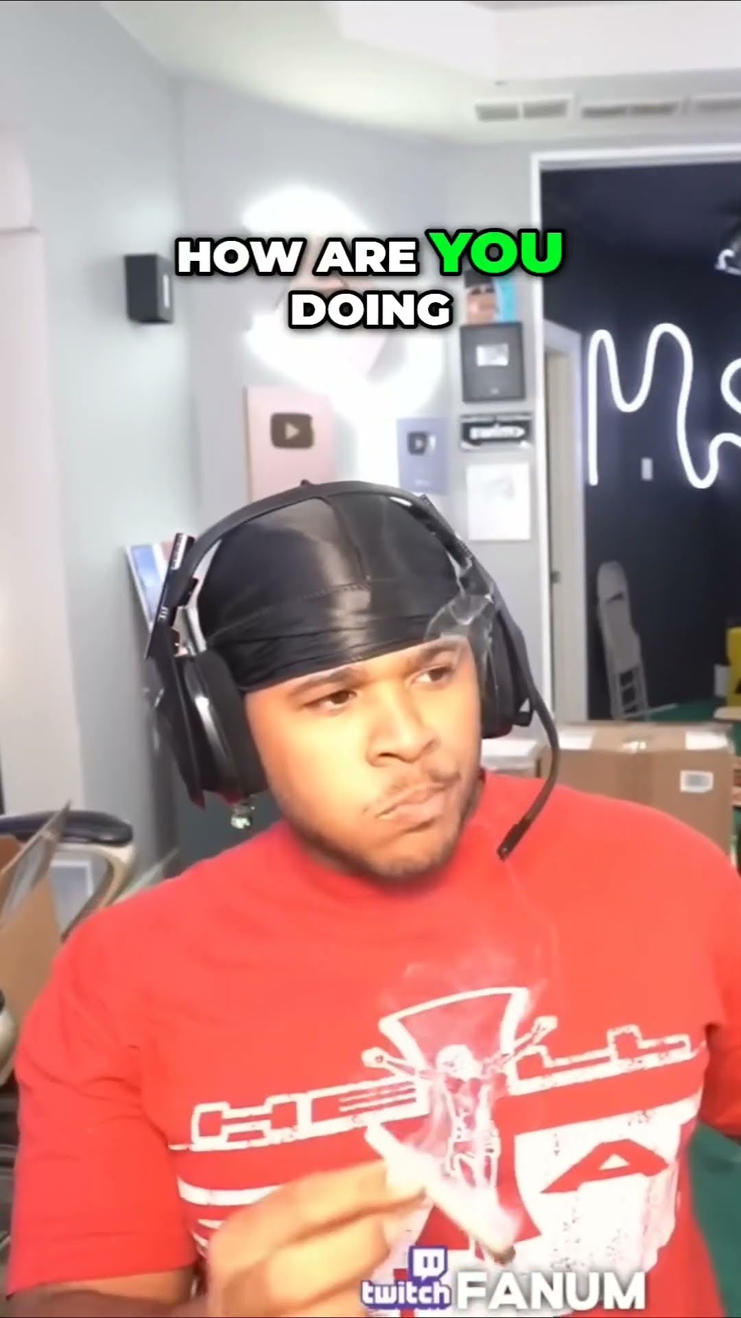 Fanum gets high on stream 🚬 #funny #amp #funny #fanum - YouTube