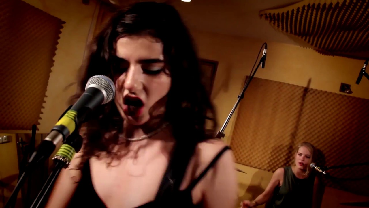 A VOID - She Threw Her Baby From The 7th Floor (Live Session at BubArt ...