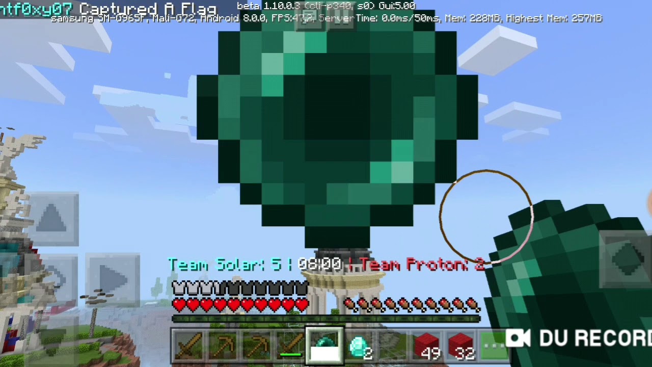 Playing minecraft inpvp server - YouTube