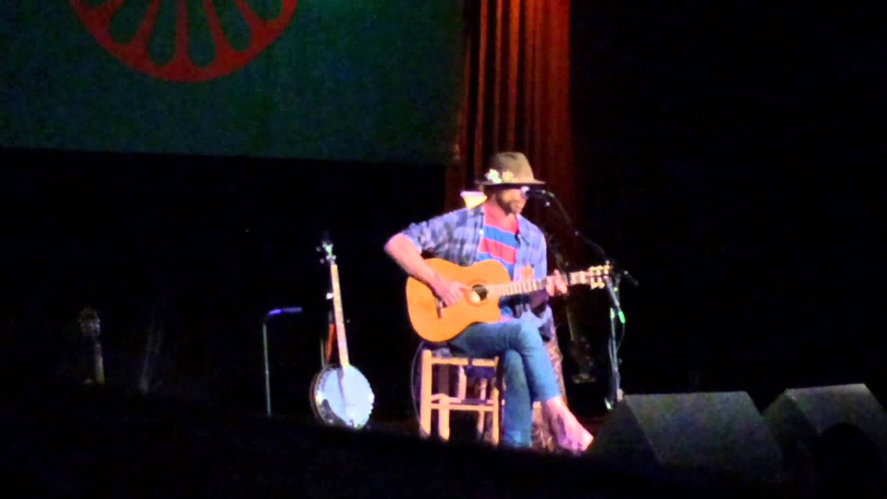 Todd Snider covering Lynyrd Skynyrd's "Freebird"! - YouTube