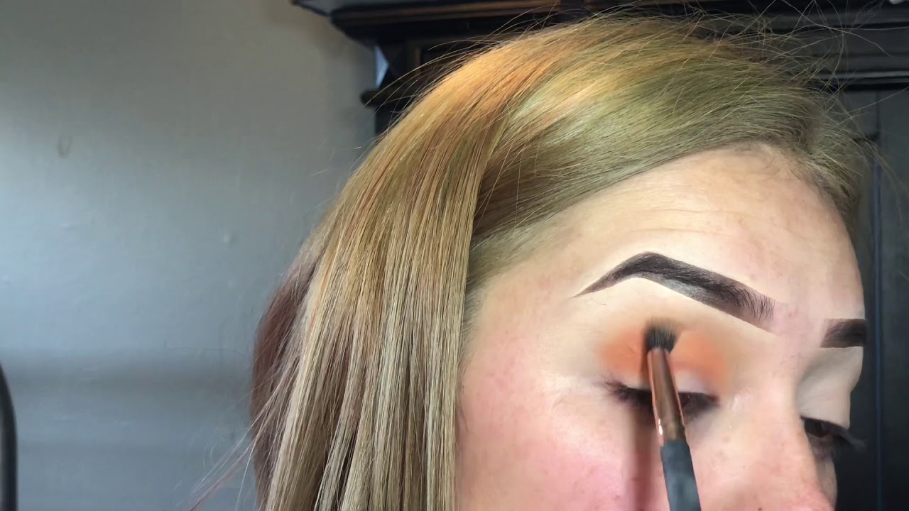Gold Cut Crease - YouTube