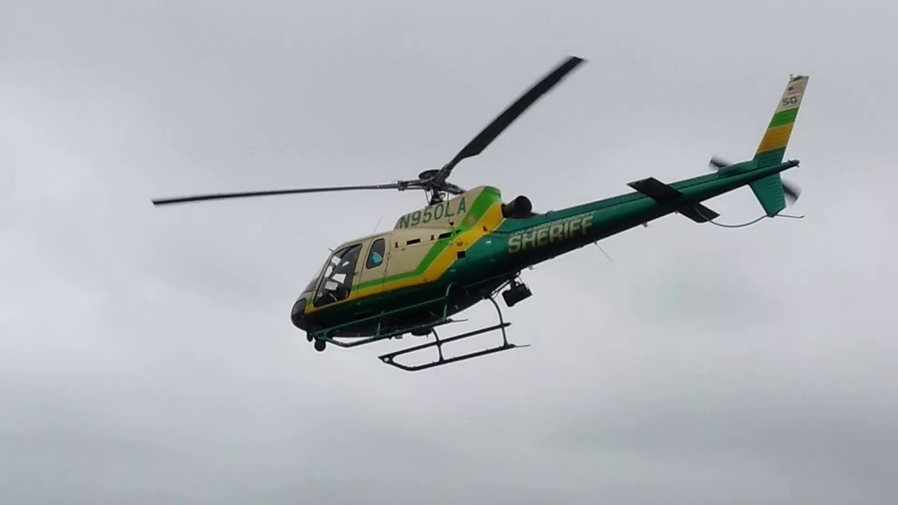 Los Angeles County Sheriff helicopter takeoff - YouTube