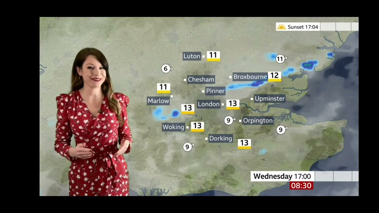 Elizabeth Rizzini with spots of white .. on her dress - YouTube