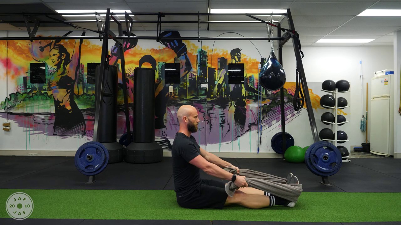 Isometric Seated Row w/ Towel JAF - YouTube