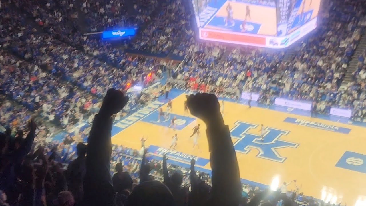 Big Z is on FIRE hitting 3 pointers on college debut with Kentucky ...