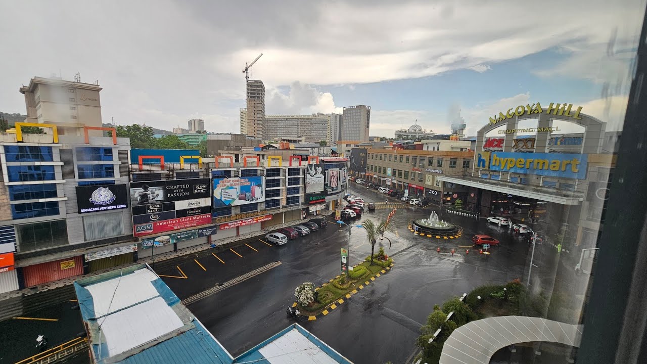Nagoya Hill Mall | Batam | Indonesia - YouTube