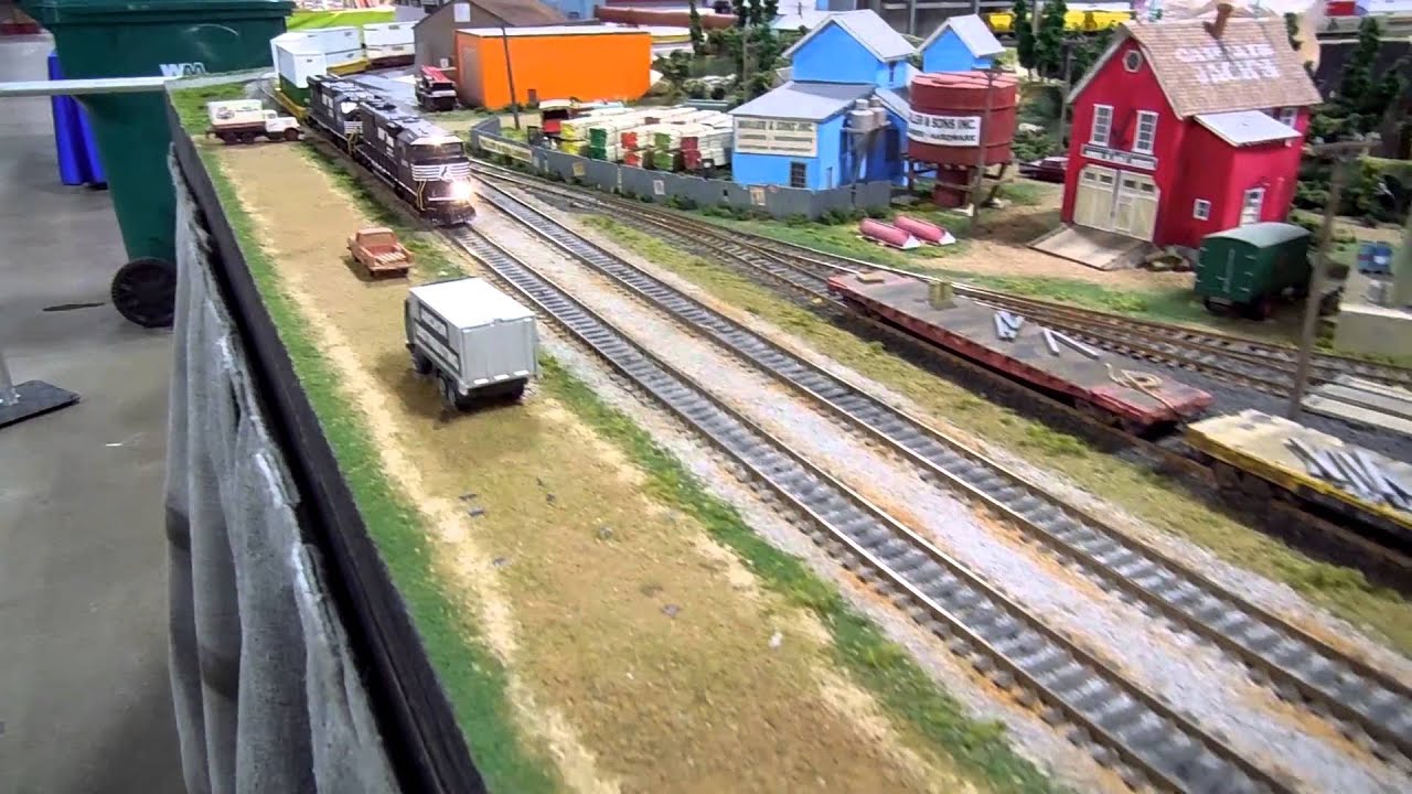 Norfolk Southern SD60E and SD70M Intermodal Train - HO Scale NS 6905 ...