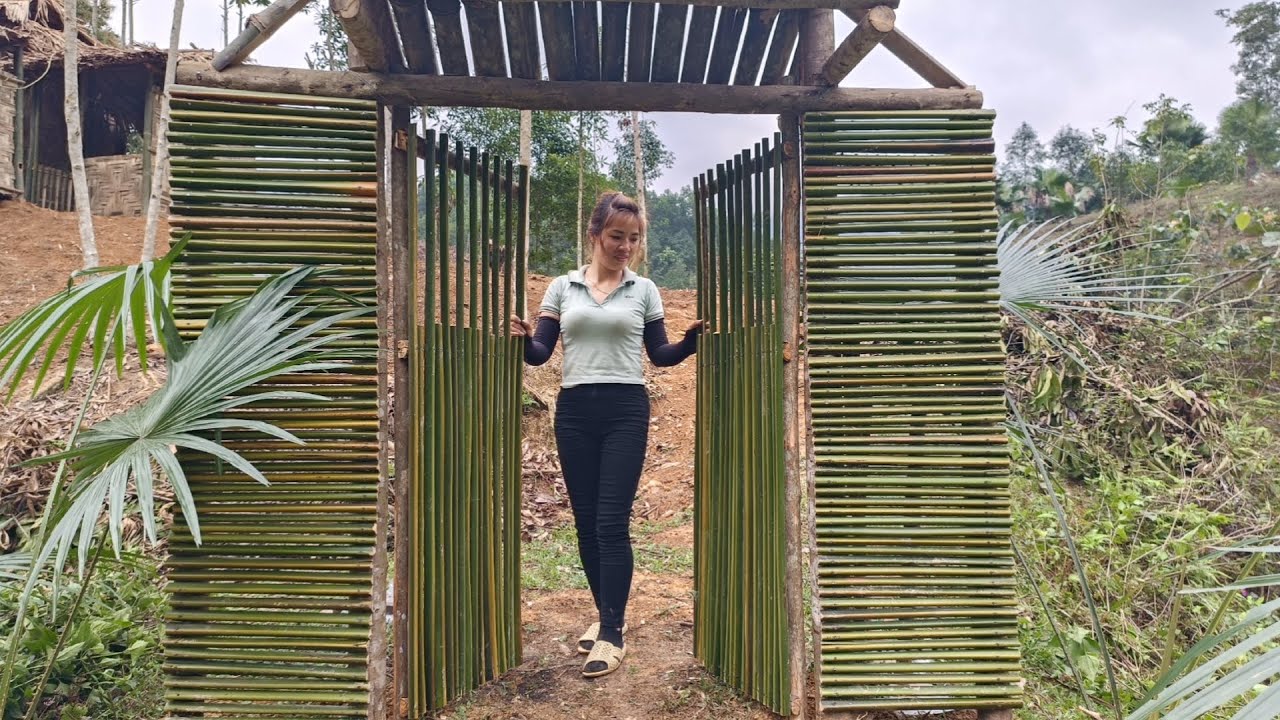 Make a camp gate out of wood and palm sticks. Farm building. - YouTube