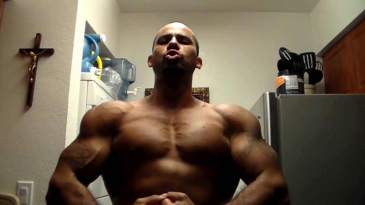 Super Bodybuilder "Gerry The Trainer" Flexing 1 Scottsdale AZ - YouTube