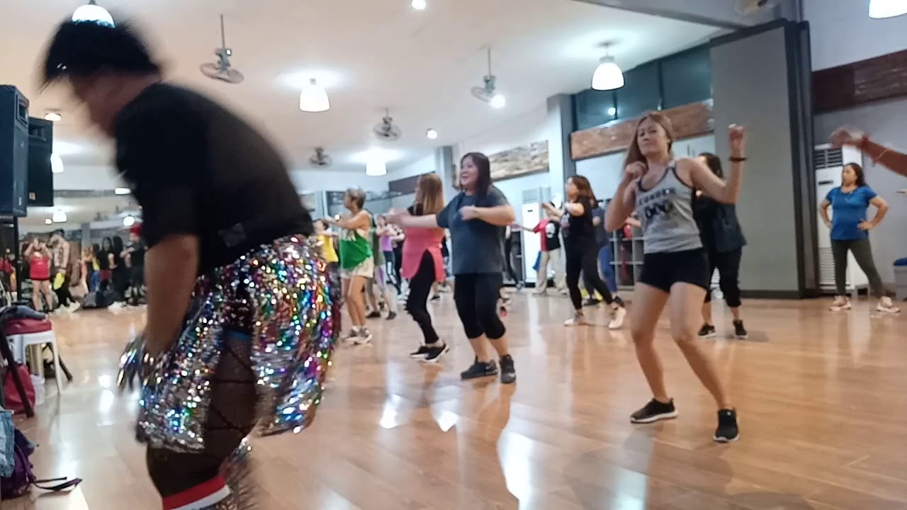 Yummy zumba dance fitness - YouTube