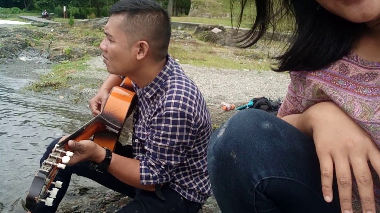 Hodo mata mual at Meat Balige Tobasa - YouTube