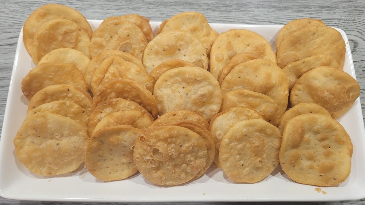 Crispy Papri Recipe by My Cooking Menu | Homemade Papdi For Chaat ...