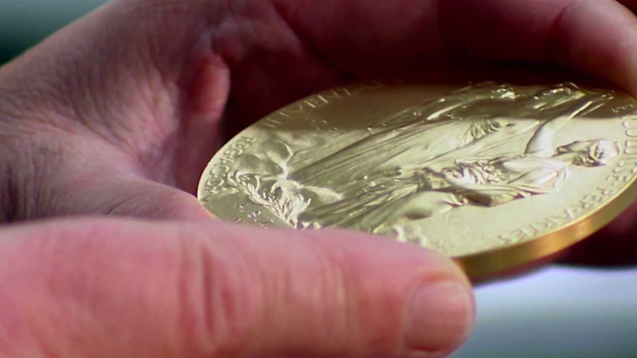 Creating the Nobel Prize medal - YouTube