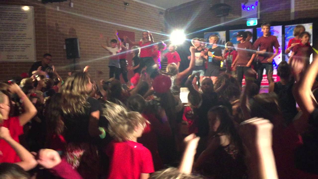 Primary School Disco Entertainment - YouTube