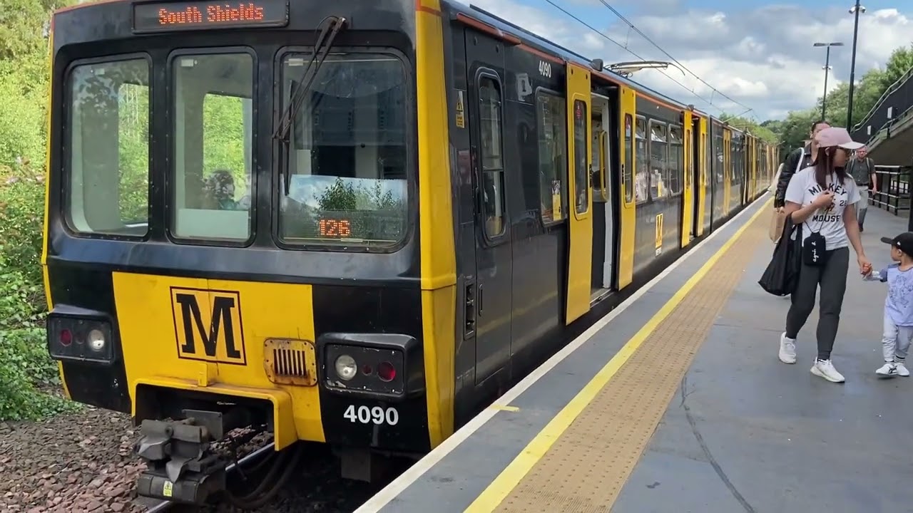 Trains At Gateshead Stadium || 23/08/2022 - YouTube