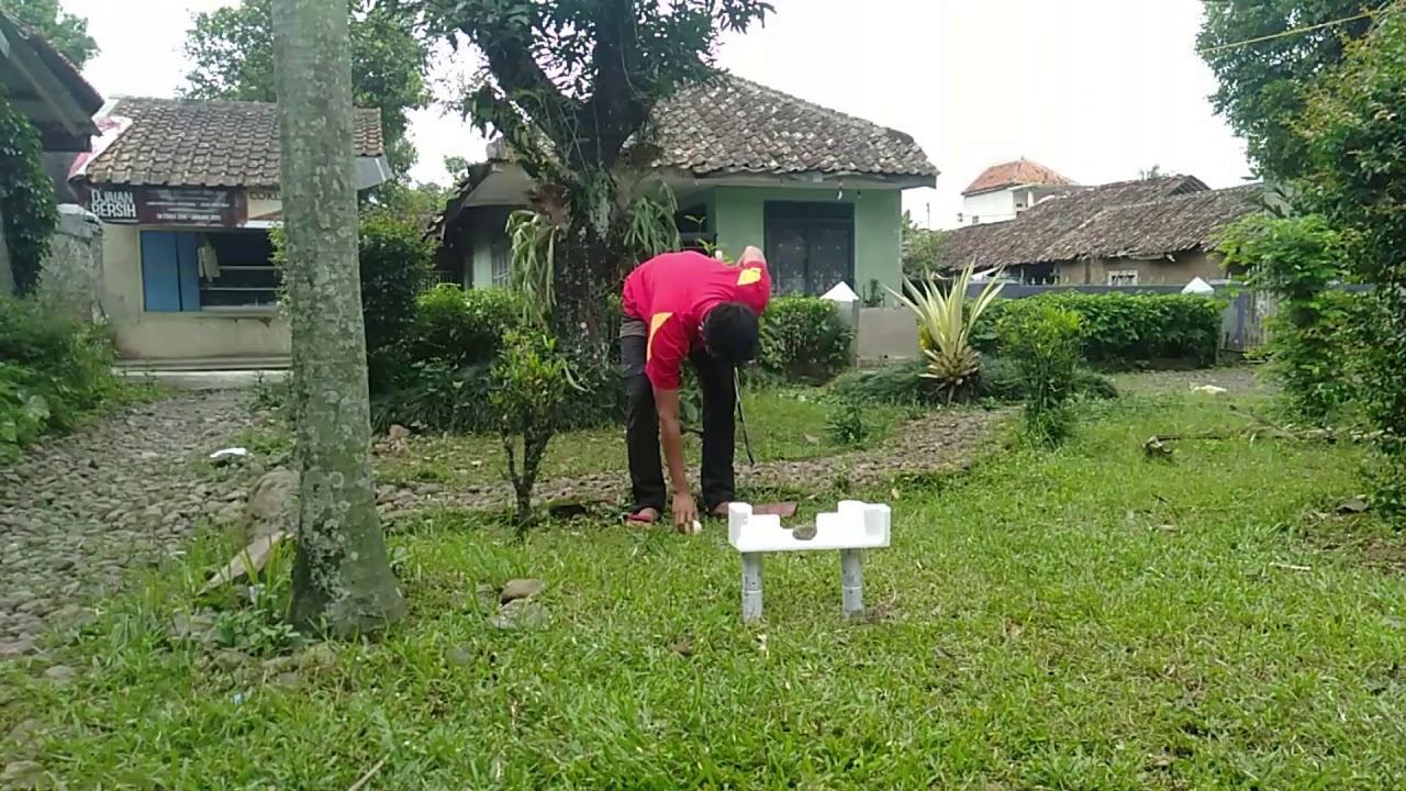 Olahraga Gateball dengan memodifikasi alat memakai tongkat atau stick ...