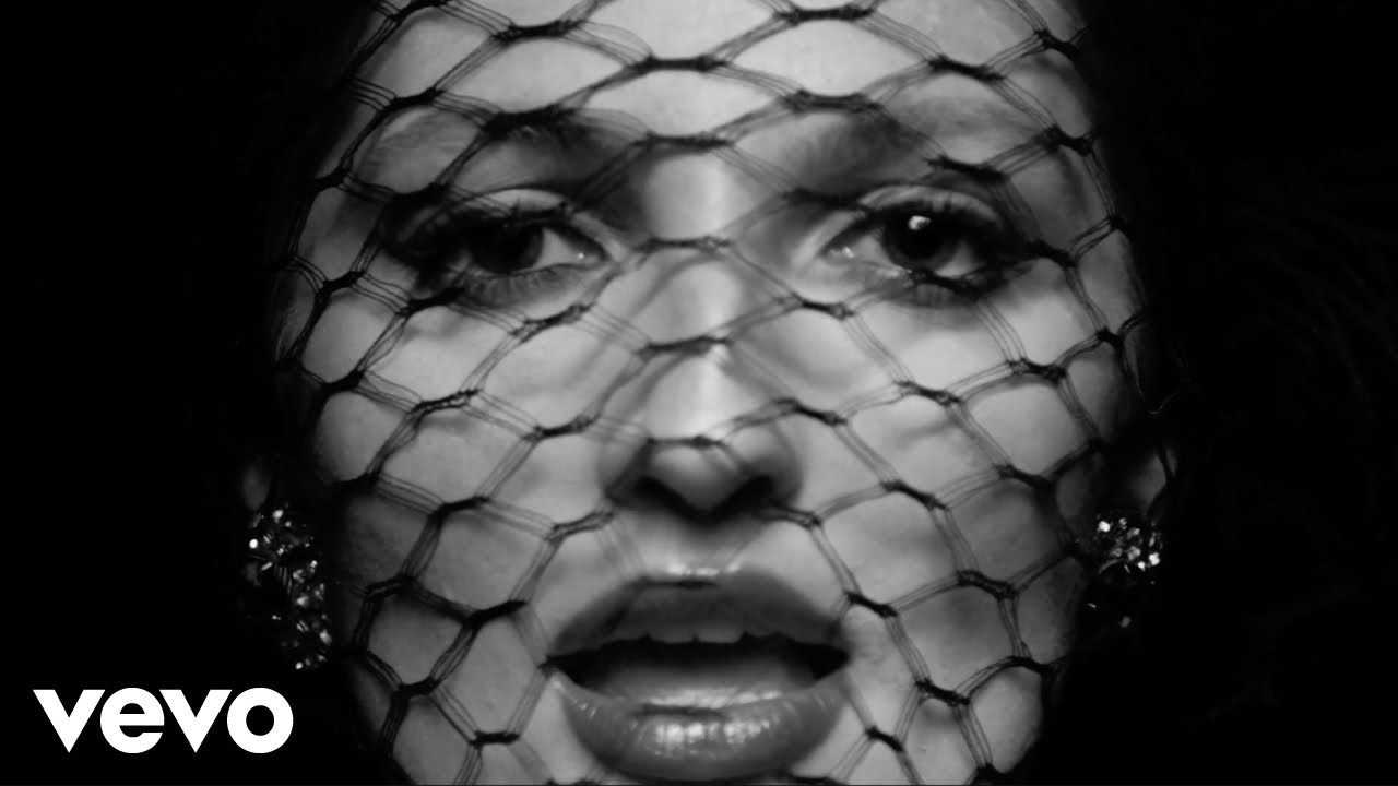 Avamarie - LOVE ME (Official Music Video) - YouTube
