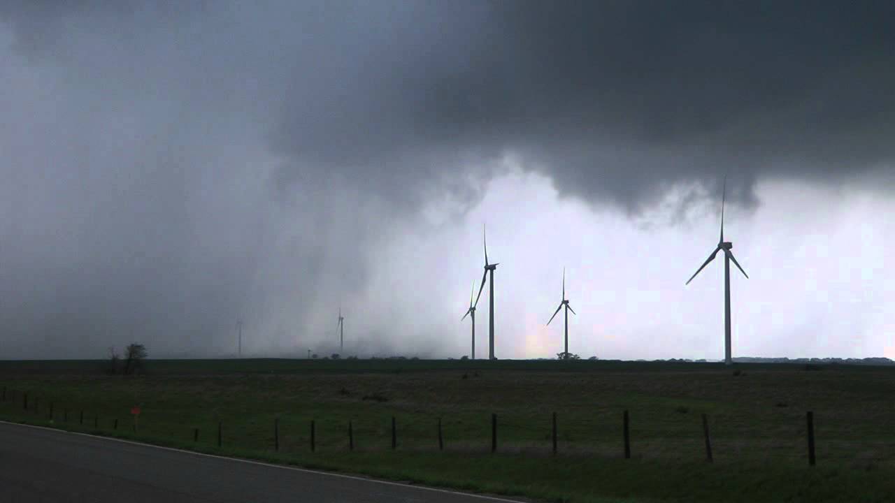 Storm rotation and core hitting wind farm near Zenda, KS 140412 - YouTube