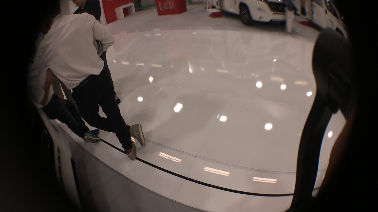 Salone del camper con Michele Vignali esperto di moda stand arca - YouTube