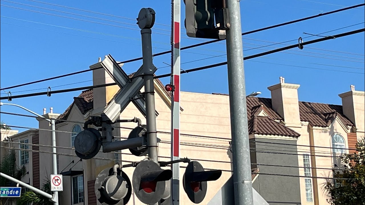 186th street crossing tour - YouTube