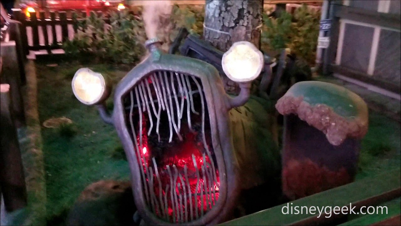 DCA: Cars Land - Zombie Car in front of Lizzie’s Radiator Springs ...