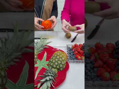 САМАЯ ШИКАРНАЯ ПОДАЧА ФРУКТОВ🤩🤩🤩КАК РАЗРЕЗАТЬ АНАНАС ОЧЕНЬ КРУТО🔥СУПЕР НА ПРАЗДНИЧНЫЙ СТОЛ