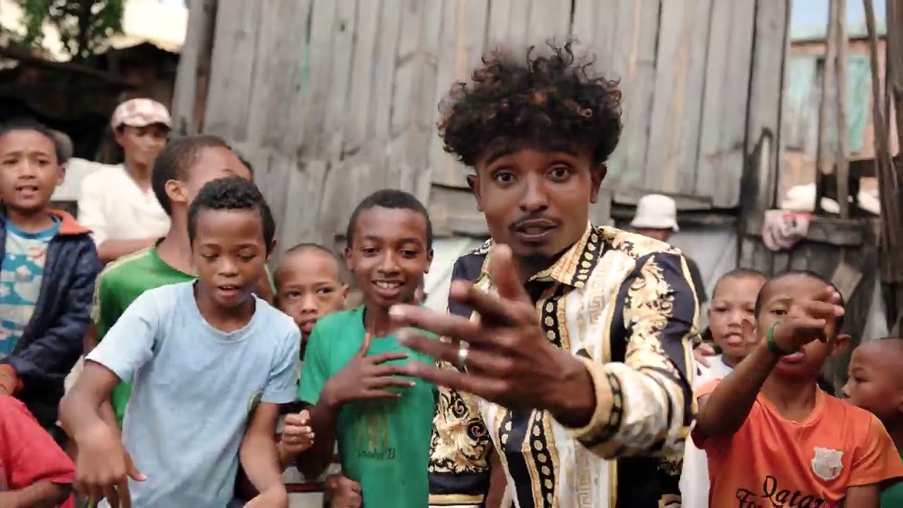 DJ Gouty ft Agrad & Skaiz Aleo ivouvou eo HD - YouTube