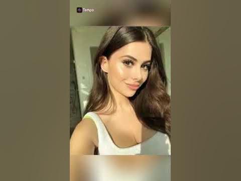 Azzyland VS SssniperWolf - YouTube