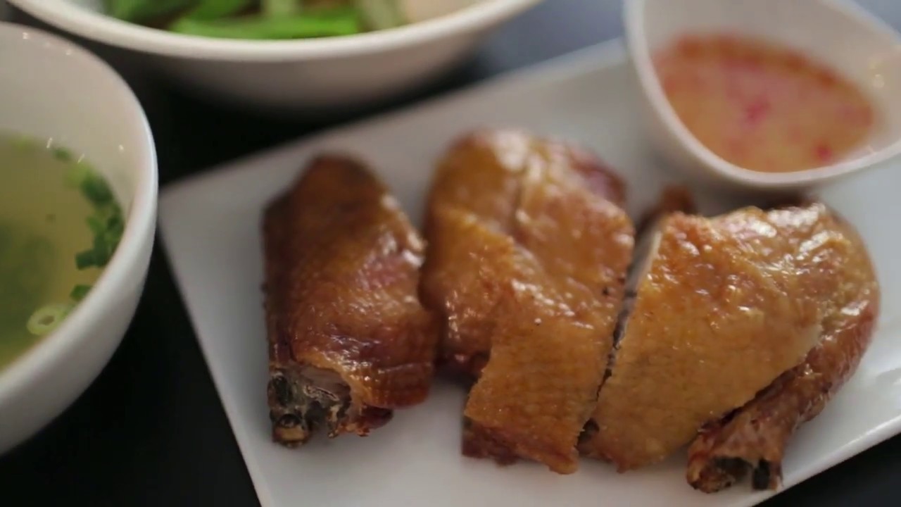 Crispy Skin Chicken Dry Noodles - YouTube