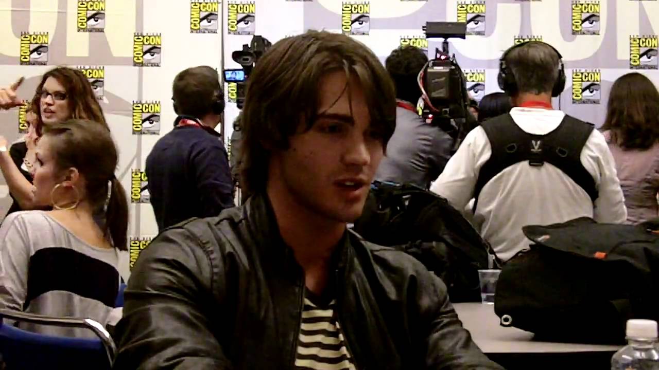 SDCC 2010 - The Vampire Diaries - Steven R. McQueen Interview - YouTube