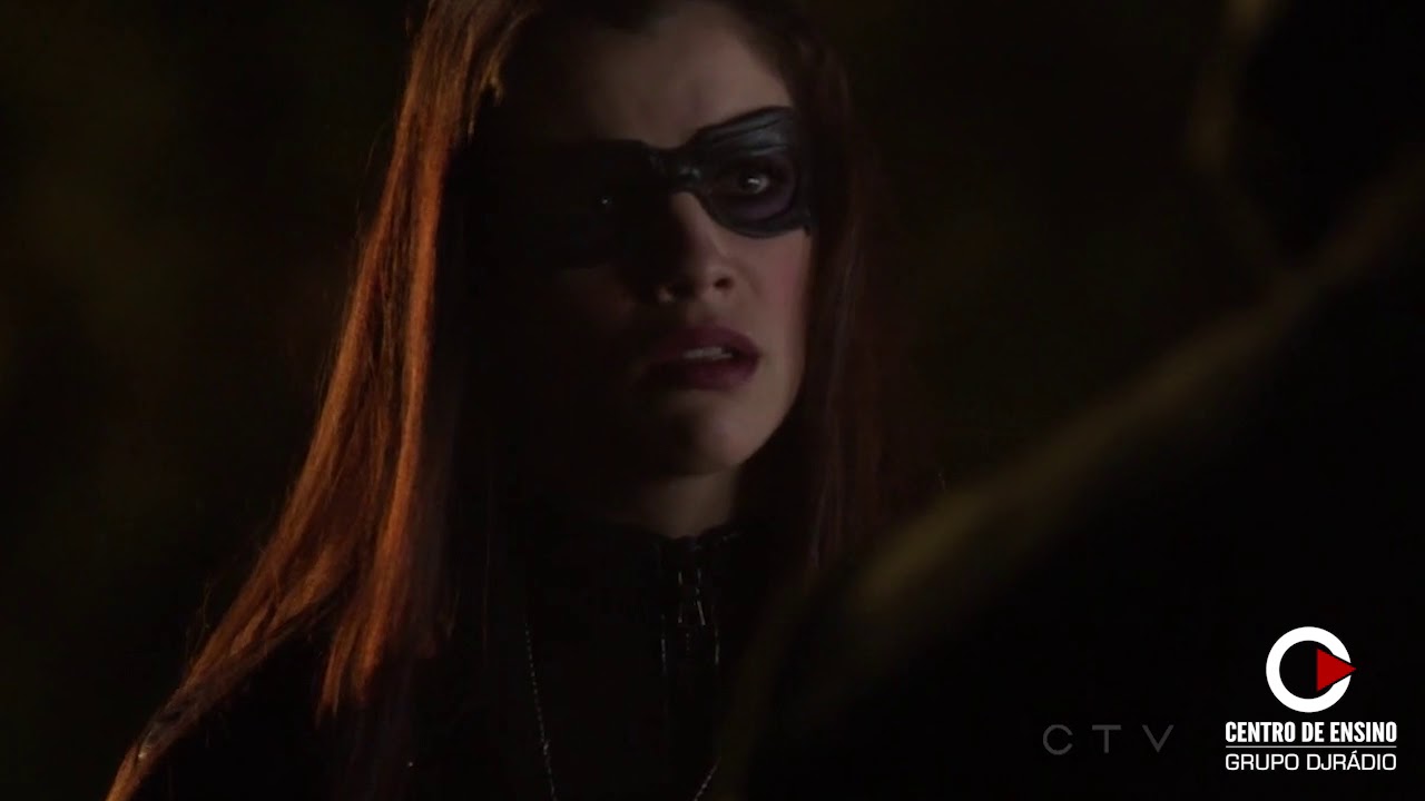 CL dublando HELENA em ARROW (2012) - YouTube