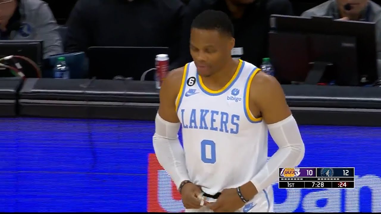 Russell Westbrook proudly steps off the bench🤡 - YouTube