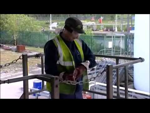 Solvents and Static Electricity 1/2 - YouTube