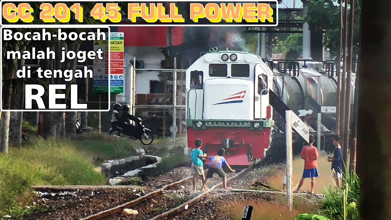 BOCAH NEKAT | FULL POWER CC 201 45 | Langsir Ketel BBM di Stasiun ...