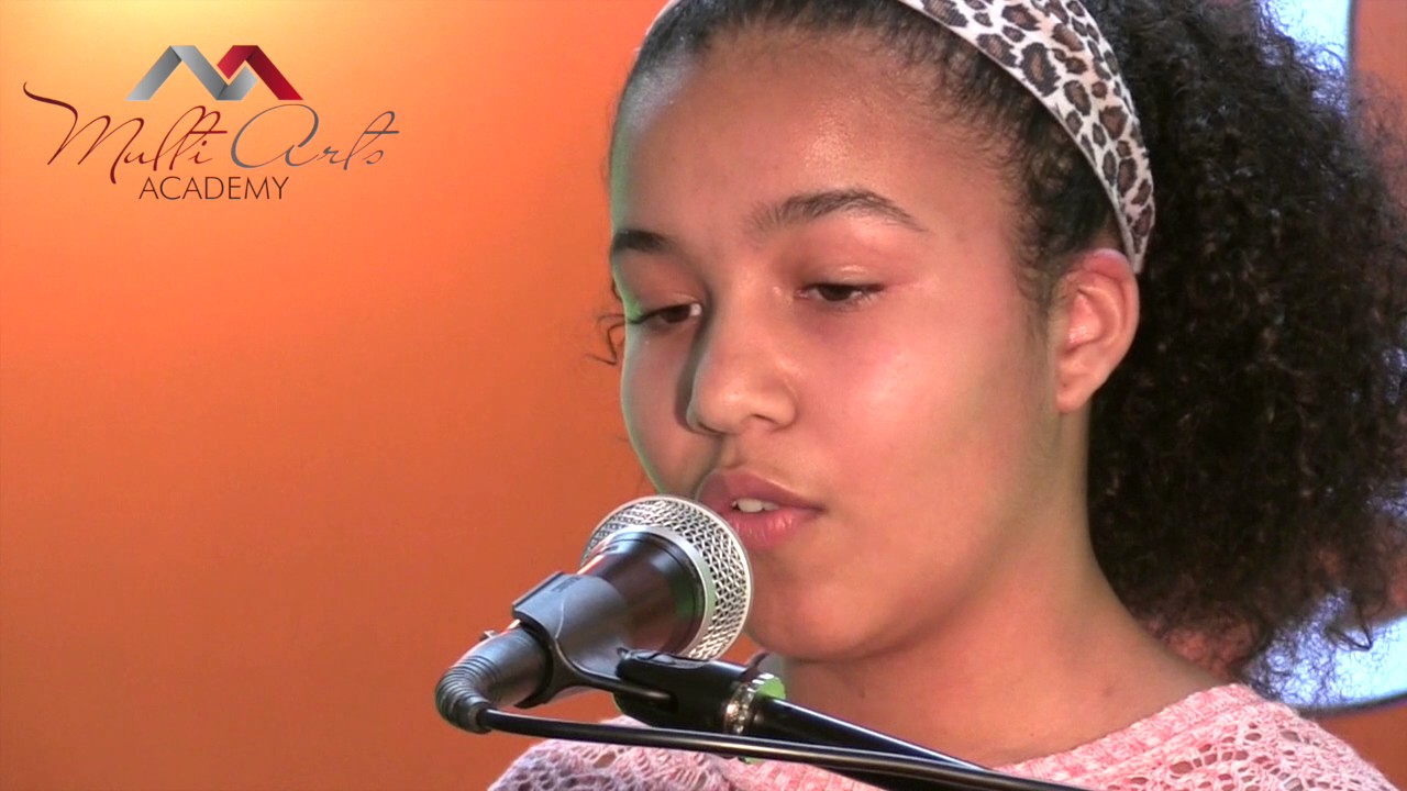 Multi Stage 2016 - Joyce Bento - YouTube