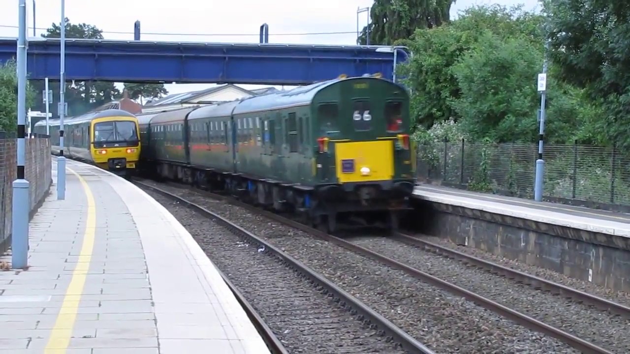 HASTINGS DEMU racing through Castle Cary railway station 16th June 2018 ...
