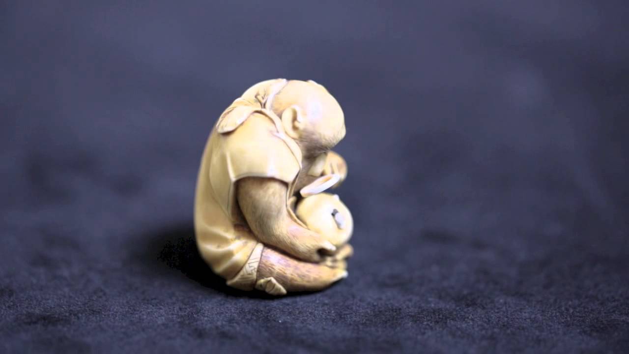 JAPANESE CARVED IVORY NETSUKE - YouTube