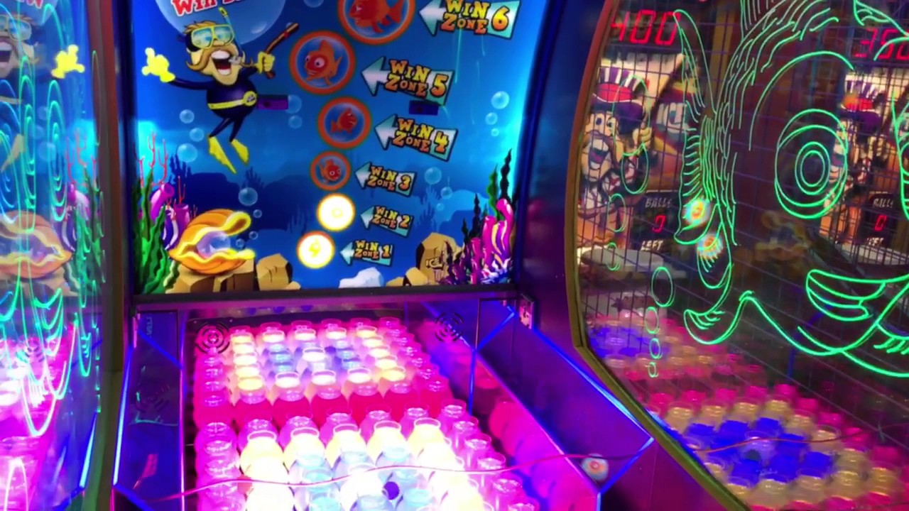 Fun Times at Round One ! Arcade Claw Machine Fish Bowl games - YouTube