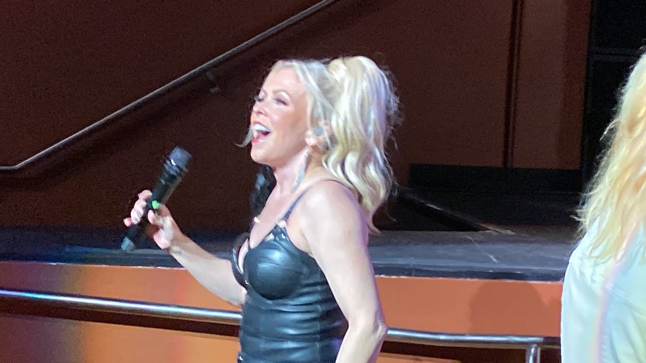 Berlin - Terri Nunn goes into crowd to sing cover of The Cult’s ...