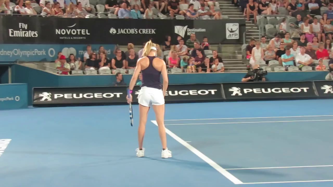 Eugenie Bouchard- receiving & right foot tweak - YouTube
